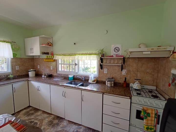 Cómoda Casa Entera En Federación - Federación