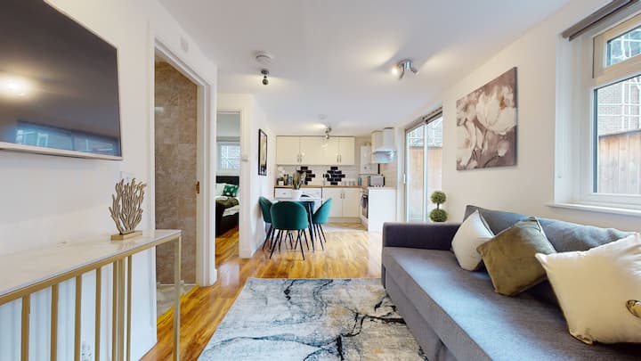 Cosy 2-bed Flat- Central - London