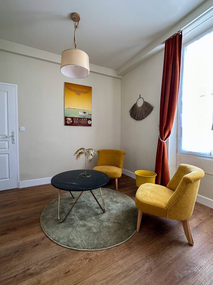 Chambre Jaune. - Île d'Aix