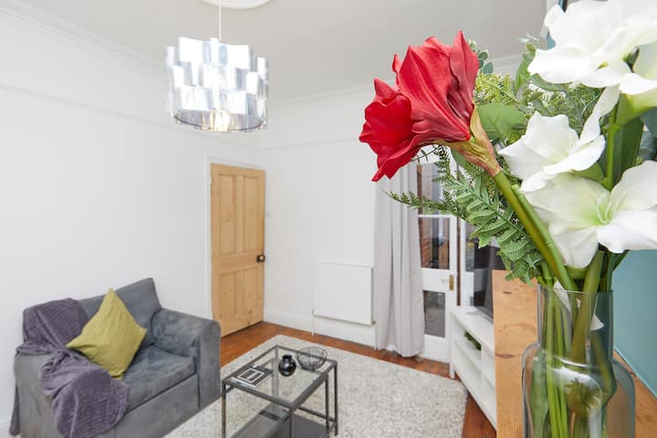 Victorian 4-bed Haven - Leicester