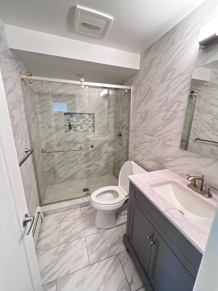 Beautiful Bedroom For Your Stay - White Plains, NY
