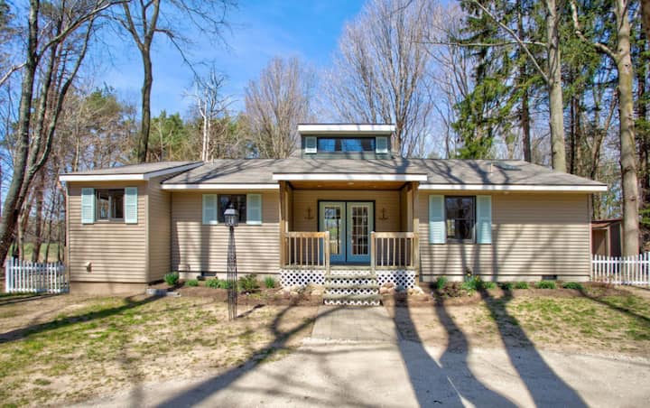 Serenity By The Shore - South Haven, MI