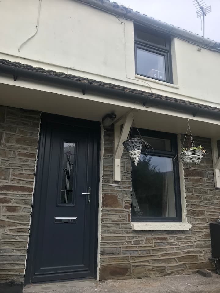 Hiraeth Cottage - South Wales