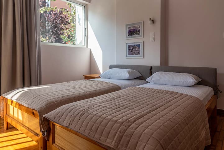 Sunny Escape:stylish And Roomy Apt In Beach Haven! - Неа-Макри