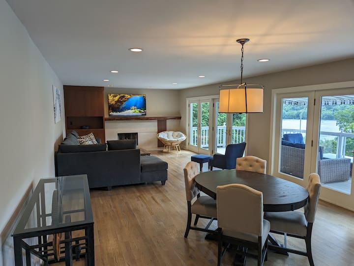 Candlewood Lake - Lakefront Family Getaway 3775sqf - Danbury, CT