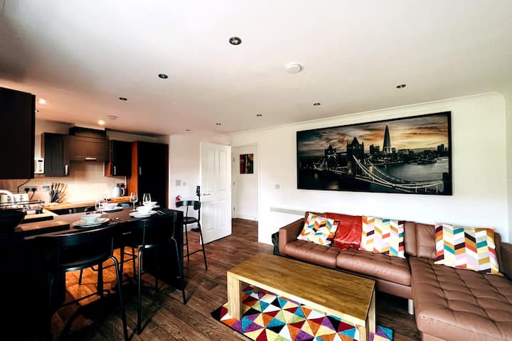 2-bed Apt Close To Windsor & Ascot - Uxbridge