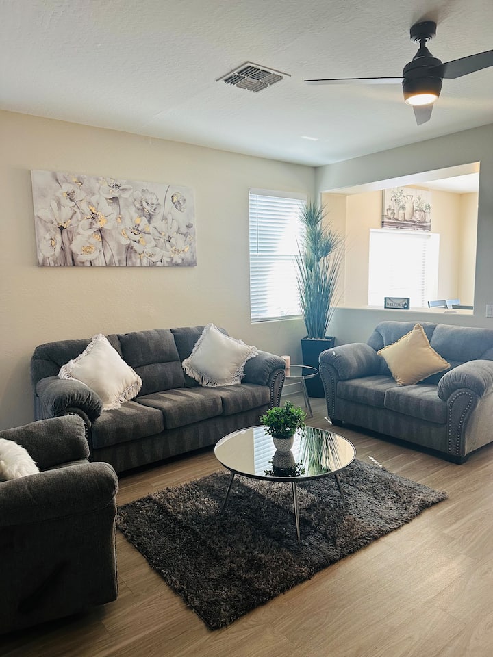 Beautiful Modern 3br/ 2ba  Home - Avondale, AZ
