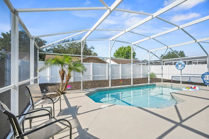 Cozy Home Close To Disney With A Heated Pool! - Celebration, FL