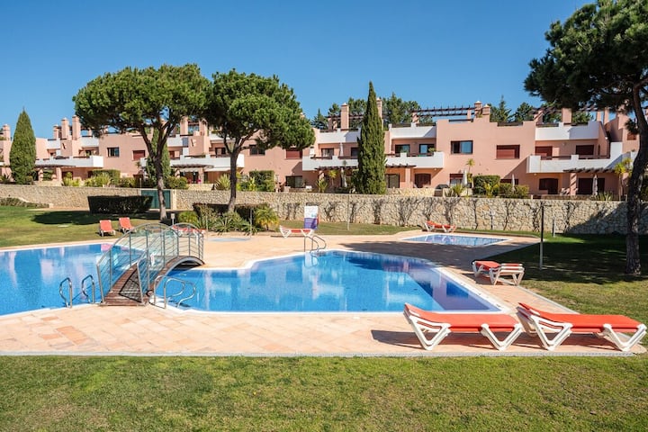 Luxury Modern 4 Bedroom Triplex Townhouse - Quarteira