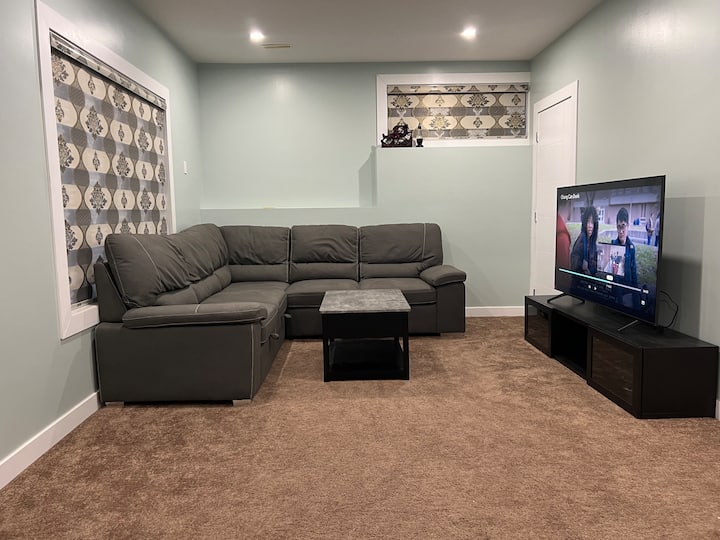 Lovely Suite Separate Entrance! - Airdrie