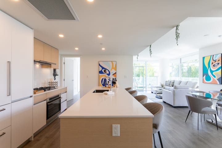 Stylish Apt 7mins From Downtown - West Vancouver