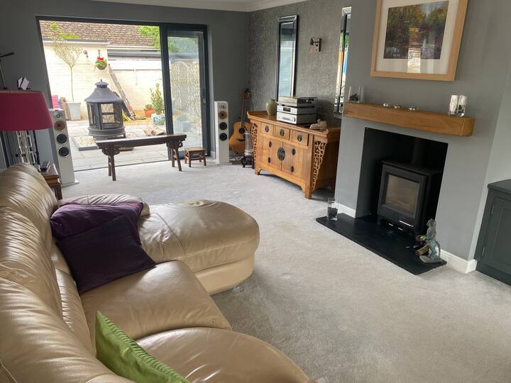 5 Bed - 4 Bedrooms - 1 En Suite + Family Bathroom - St Neots