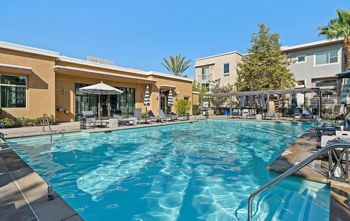 Welcome To Your So Cali Dream Oasis! Min Stay 1 Mo - Carson