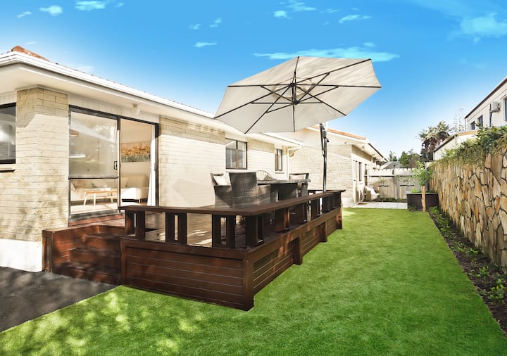 Orewa Getaway - 3 Minute Walk To The Beach! - Waiwera