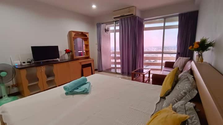 Simple Apt City View Apt Near Airport - Bangkok