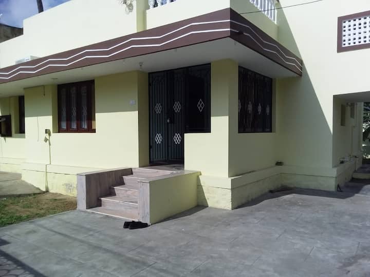 Stay @ Srirangam Independent Villa For Upto  6 Pax - Tiruchirappalli