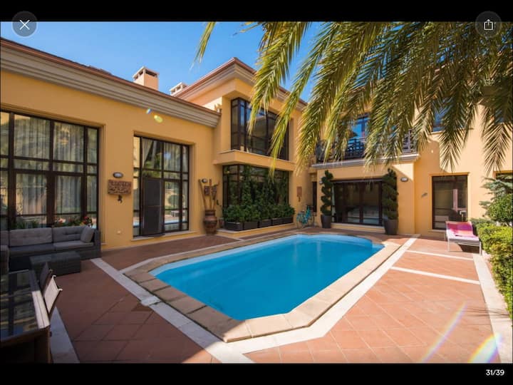 Luxury Villa On Mistral Beach, Puerto Banus. - Marbella