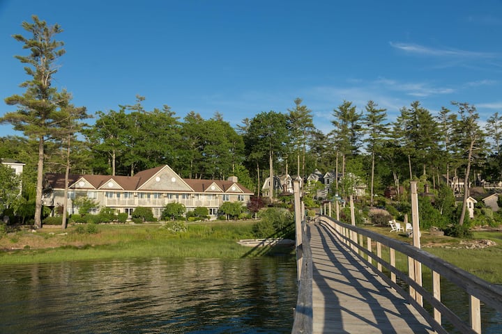 Waterfront Lodge Suite 212 - Swan Island, Richmond