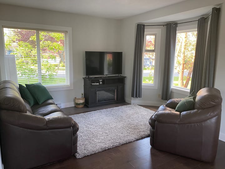 Jenny’s Hide-away - North Saanich