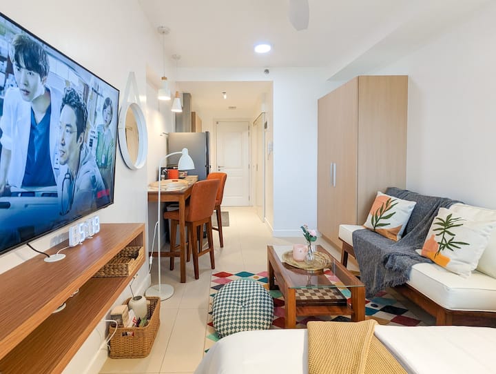 Cozy Bright Studio W/ Free Parking In Commonwealth - Marikina