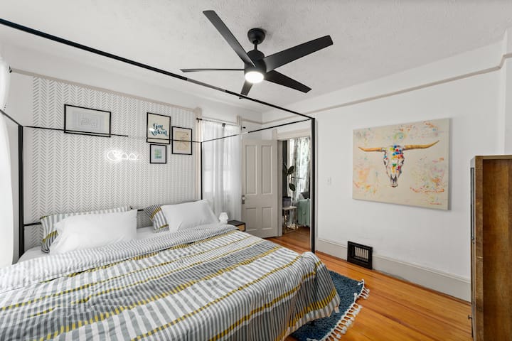 Pet Friendly 2br In Little Italy - クリーブランド, OH