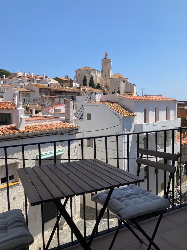 Confortable Maison Avec Balcon, Patio & Parking - Cadaqués
