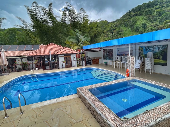 Espectacular Finca Colonial Campestre En La Vega. - La Vega