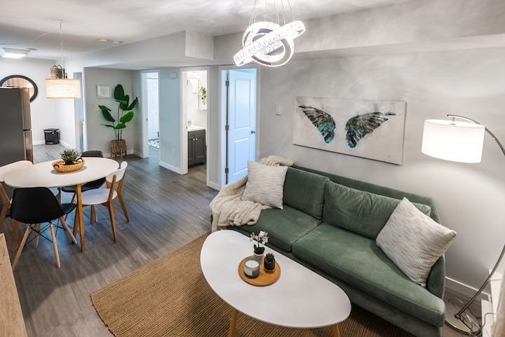 2 Br Units Near Nrgh And Departure Bay. - Nanaimo