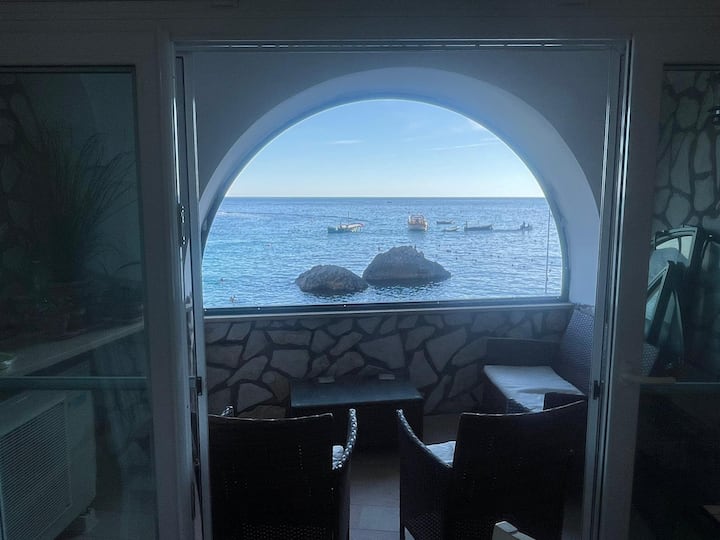 Apartment On The Beach - Capri