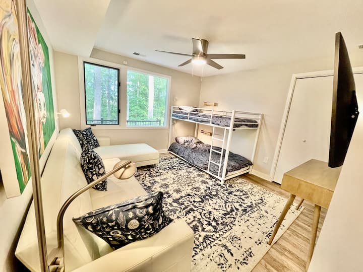 The Burrow At The Acorn House - Fairfax