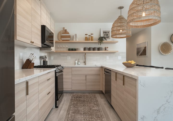 Walk To The Beach! Pet & Family Friendly - New - Montecito, CA