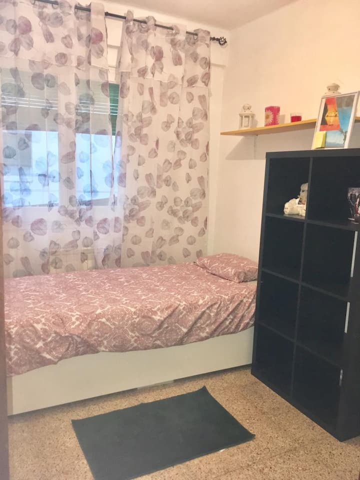 Habitación A 9 Min Del Pilar - Zaragoza