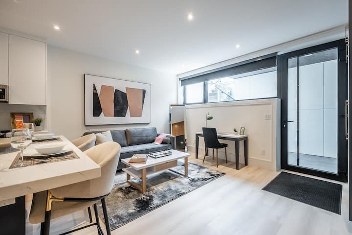 Stunning 2br Executive Suite! - Toronto
