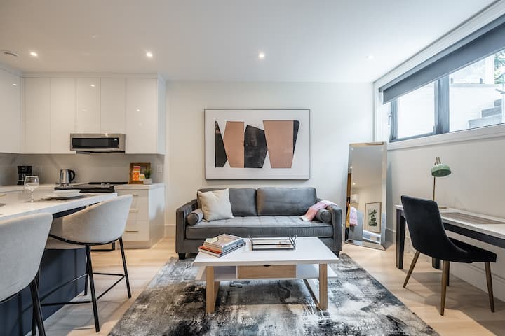 New Stunning 2br Modern Executive Suite! - Toronto, ON