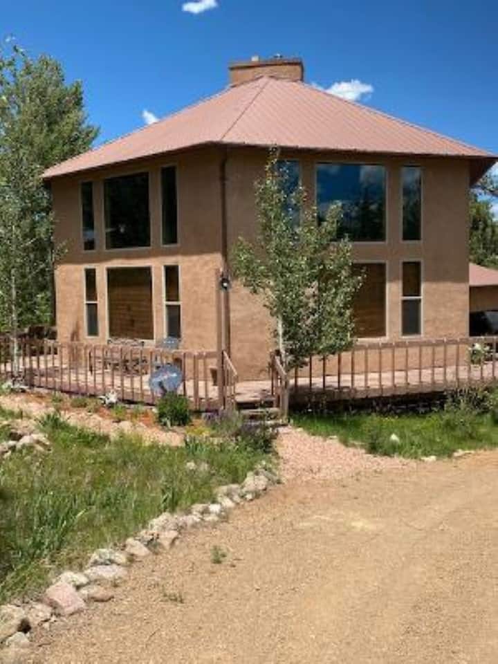 Black Bear Guesthouse - Westcliffe, CO