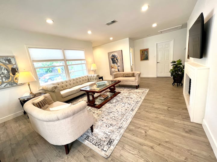 Beautiful & Cozy House - 