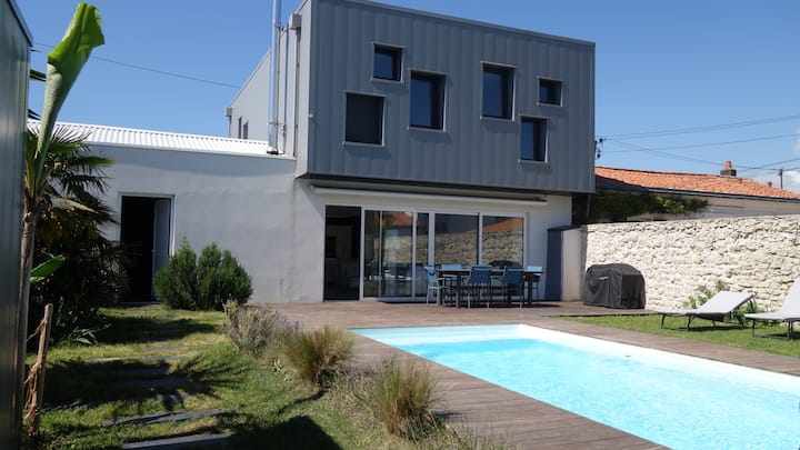 Belle Maison Avec Piscine En Cœur De Ville - La Rochelle
