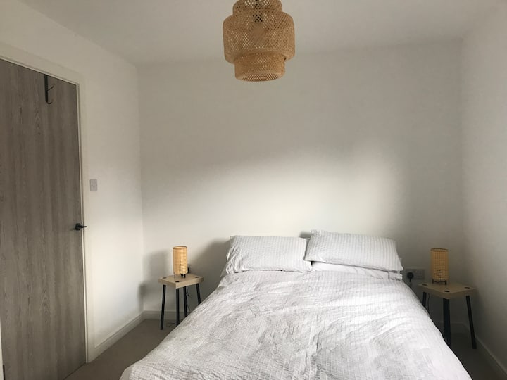 2 Bedroom Contemporary Retreat Caldicot. - Chepstow