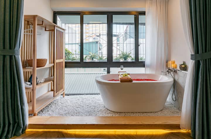 Hanoianhearths - Hv6 - Chilled Bathtub - Netflix - Hanoi