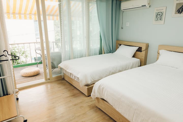 Hongdae-luxury Single Home/terrace 3br 2bath 5q 1s - Seoul