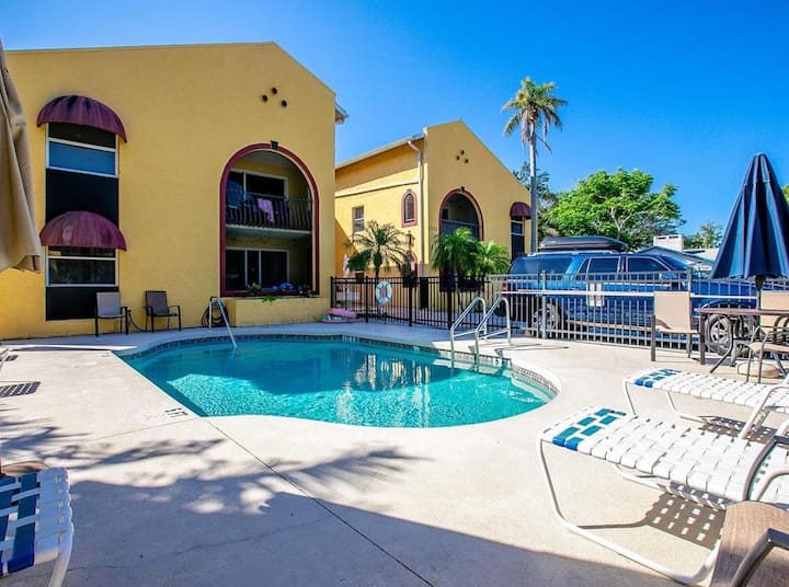 2bed/2bath Condo Next To Siesta Key ~A Hidden Gem - Siesta Key, FL