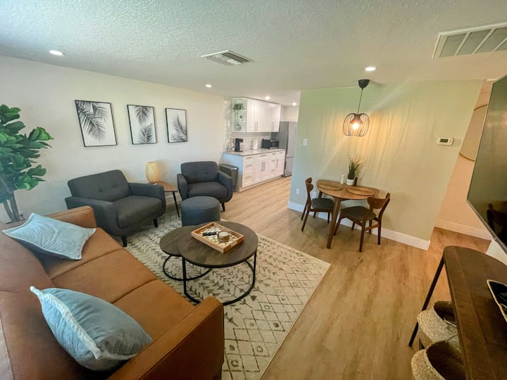Renovated St. Pete Half-duplex - St. Petersburg, FL