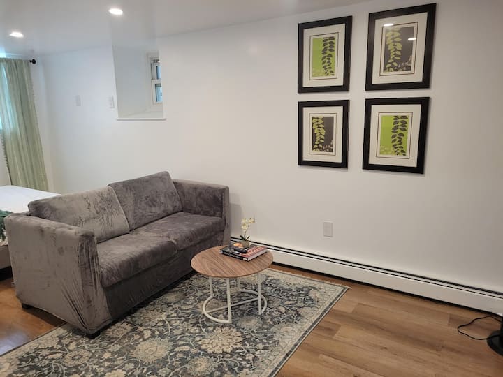 Serene, Stylish Studio - Yonkers, NY