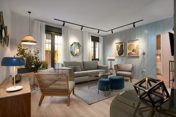 Spacious Luxury For 4 At The Maestranza Bullring - Seville