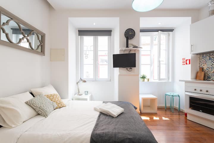 Lisbon Mouraria Apartment - Lizbon