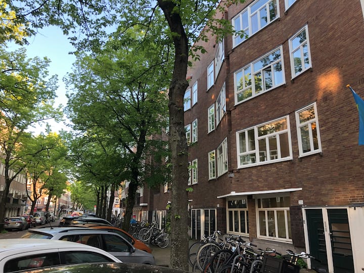 Sunny Little Gem: 2 Bedroom & Big Balcony - Amsterdã