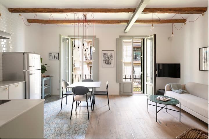 Bright Quiet Flat - Office, 2 Balconies, Park View - Barcelona
