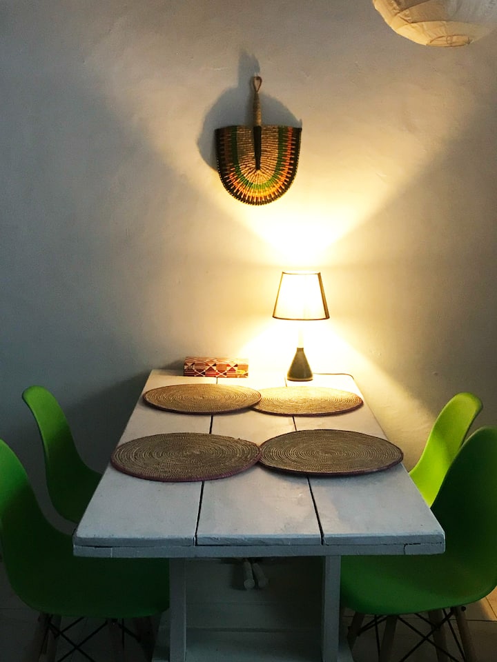 Cosy Two Bedroom House In Osu - Accra