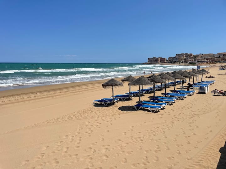 3 Bedroom Apartment By The Beach - 托雷維耶哈