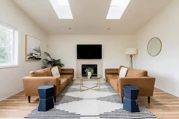 Bright Modern Farmhouse Neardt & Airport -6 Beds - Seattle, WA